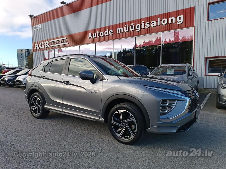 Grey Mitsubishi Eclipse Cross 2022 in Tallinn, with an engine capacity of 2.40 L and mileage of 45 thousand km for 25990 €, photo 1 on AUTOMOTO.COM.LV