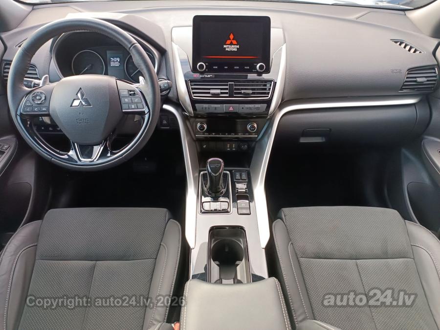 Grey Mitsubishi Eclipse Cross 2022 in Tallinn, with an engine capacity of 2.40 L and mileage of 45 thousand km for 25990 €, photo 6 on AUTOMOTO.COM.LV