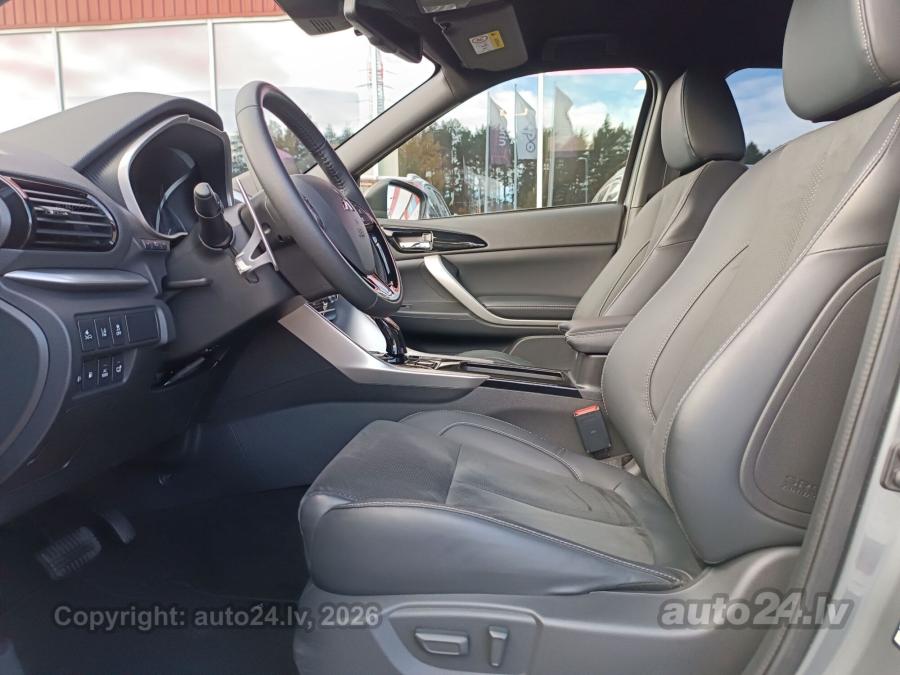 Grey Mitsubishi Eclipse Cross 2022 in Tallinn, with an engine capacity of 2.40 L and mileage of 45 thousand km for 25990 €, photo 8 on AUTOMOTO.COM.LV