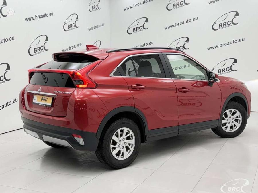 Red Mitsubishi Eclipse Cross 2018 in Vilnius, with an engine capacity of 1.50 L and mileage of 122 thousand km for 14500 €, photo 3 on AUTOMOTO.COM.LV