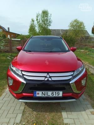 Red Mitsubishi Eclipse Cross 2018 in Jonava, with an engine capacity of 1.50 L and mileage of 144 thousand km for 12500 €, photo 3 on AUTOMOTO.COM.LV