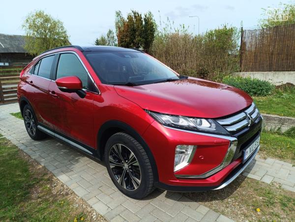 Red Mitsubishi Eclipse Cross 2018 in Jonava, with an engine capacity of 1.50 L and mileage of 144 thousand km for 12500 €, photo 3 on AUTOMOTO.COM.LV