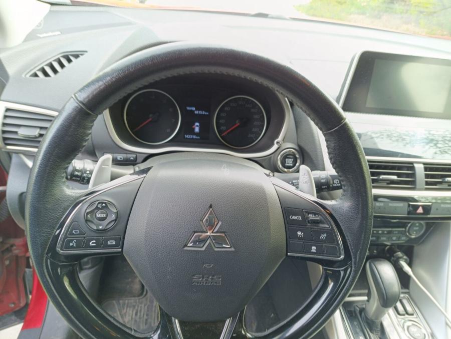 Red Mitsubishi Eclipse Cross 2018 in Jonava, with an engine capacity of 1.50 L and mileage of 144 thousand km for 12500 €, photo 8 on AUTOMOTO.COM.LV