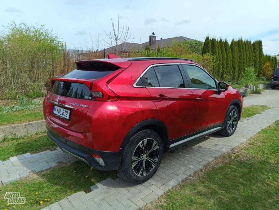 Sarkans Mitsubishi Eclipse Cross 2018 Jonava, ar dzinēja tilpumu 1.50 L un nobraukumu 144 tūkst. km par 12500 €, foto 5 vietnē AUTOMOTO.COM.LV