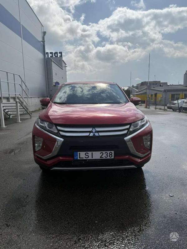 Red Mitsubishi Eclipse Cross 2018 in Kaunas, with an engine capacity of 1.50 L and mileage of 92 thousand km for 13700 €, photo 3 on AUTOMOTO.COM.LV