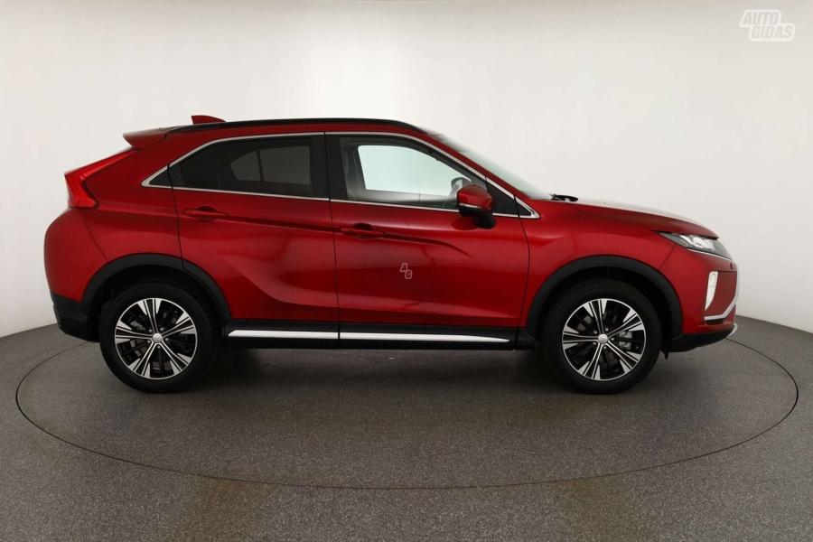 Red Mitsubishi Eclipse Cross 2019 in Kaunas, with an engine capacity of 1.50 L and mileage of 42 thousand km for 24450 €, photo 6 on AUTOMOTO.COM.LV