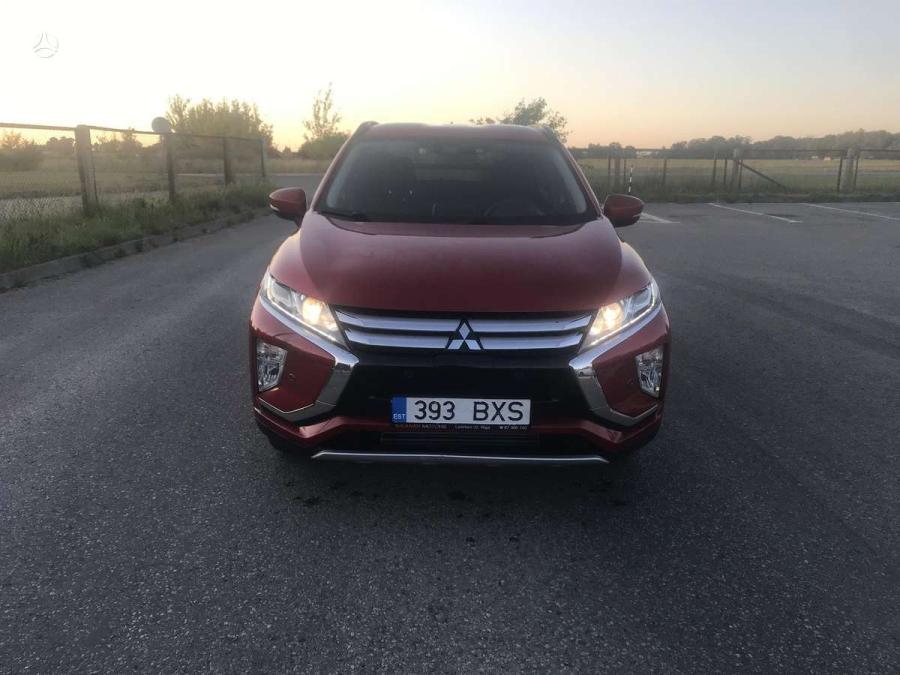 Red Mitsubishi Eclipse Cross 2019 in Marijampole, with an engine capacity of 1.50 L and mileage of 126 thousand km for 13500 €, photo 1 on AUTOMOTO.COM.LV