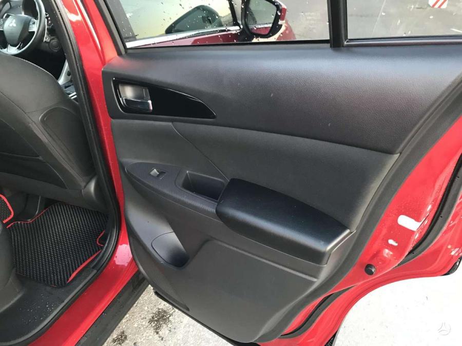 Red Mitsubishi Eclipse Cross 2019 in Marijampole, with an engine capacity of 1.50 L and mileage of 126 thousand km for 13500 €, photo 28 on AUTOMOTO.COM.LV