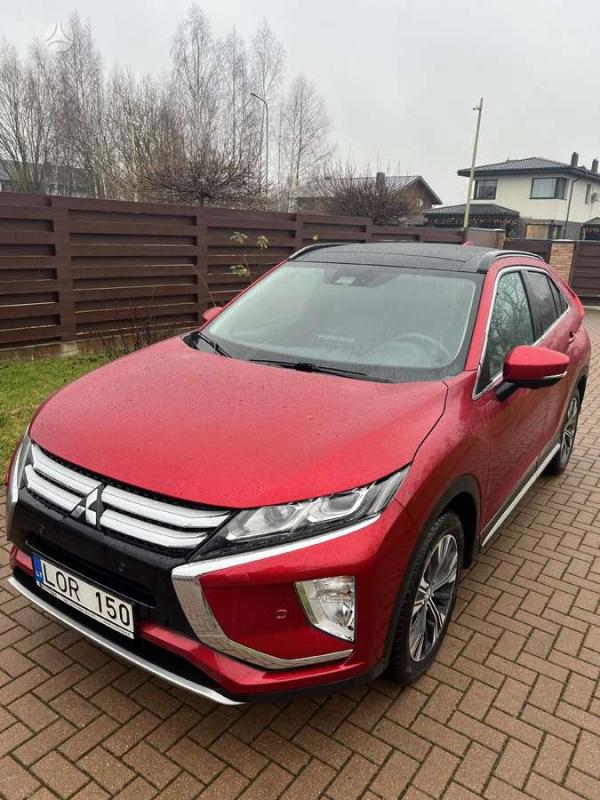 Red Mitsubishi Eclipse Cross 2020 in Kaunas, with an engine capacity of 1.50 L and mileage of 67 thousand km for 18000 €, photo 1 on AUTOMOTO.COM.LV