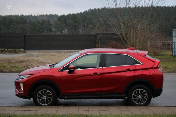 Red Mitsubishi Eclipse Cross 2020 in Vilnius, with an engine capacity of 1.50 L and mileage of 167 thousand km for 11300 €, photo 3 on AUTOMOTO.COM.LV