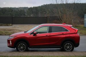 Red Mitsubishi Eclipse Cross 2020 in Vilnius, with an engine capacity of 1.50 L and mileage of 167 thousand km for 11300 €, photo 3 on AUTOMOTO.COM.LV