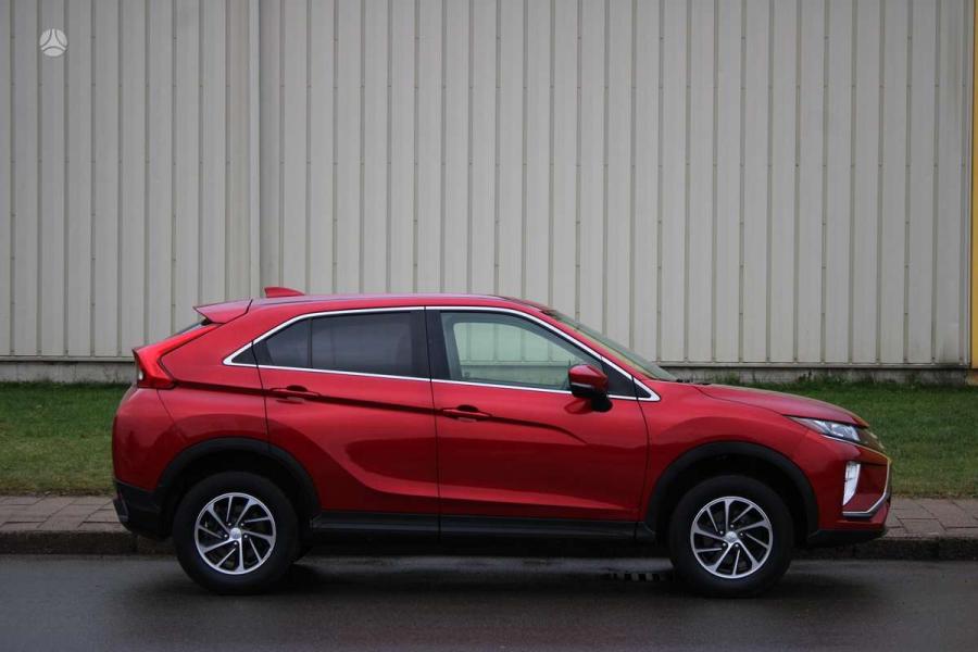 Red Mitsubishi Eclipse Cross 2020 in Vilnius, with an engine capacity of 1.50 L and mileage of 167 thousand km for 11300 €, photo 7 on AUTOMOTO.COM.LV
