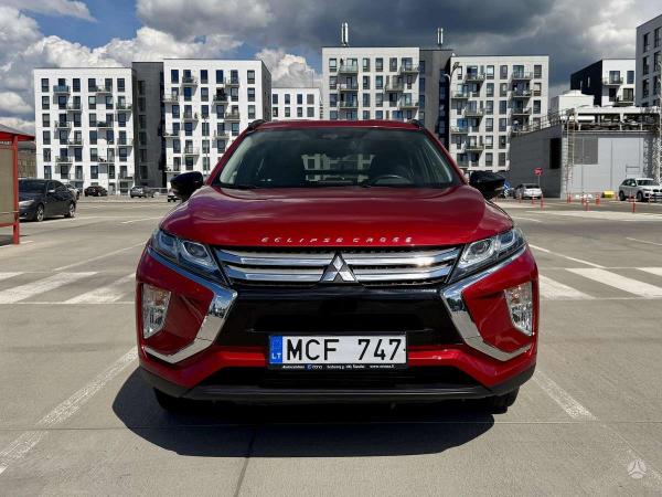 Red Mitsubishi Eclipse Cross 2020 in Vilnius, with an engine capacity of 2.27 L and mileage of 124 thousand km for 19999 €, photo 2 on AUTOMOTO.COM.LV