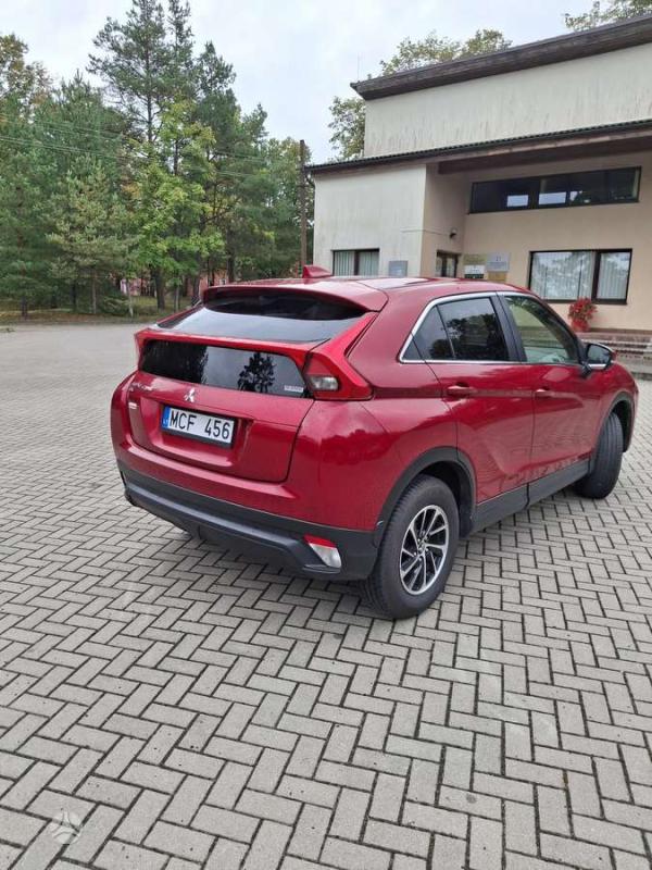 Mitsubishi Eclipse Cross 2020 Zarasai vietnÄ Sarkans Mitsubishi Eclipse Cross 2020 Zarasai, ar dzinÄja tilpumu 1.50 L un nobraukumu 102 tÅ«kst. km par 12000 ā¬, foto 4 vietnÄ AUTOMOTO.COM.LV