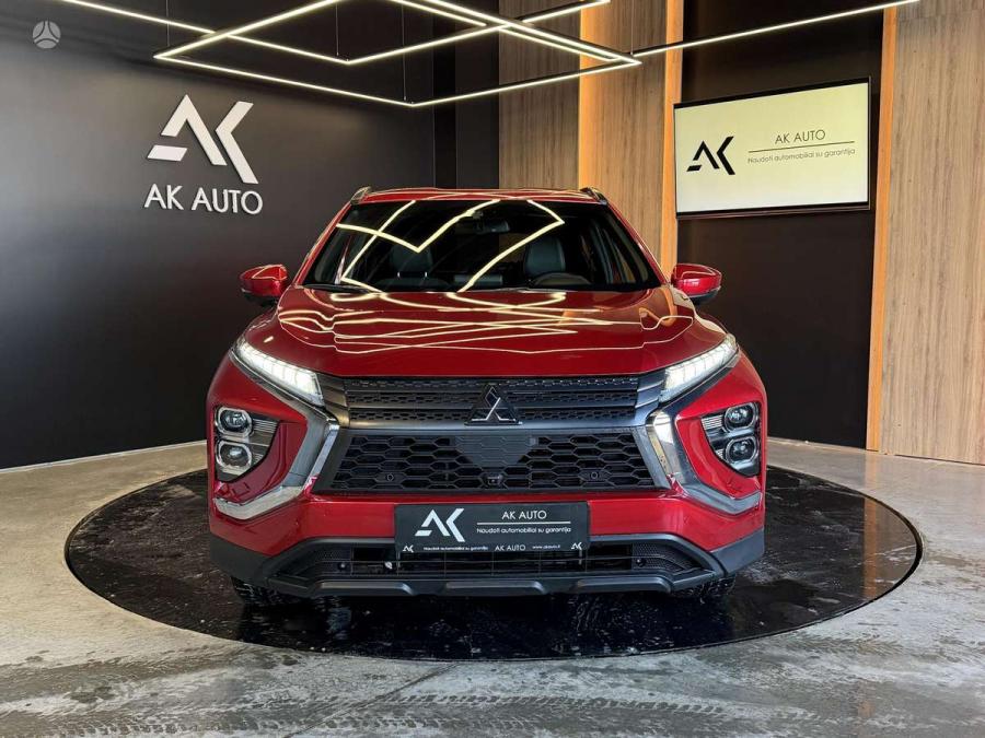 Sarkans Mitsubishi Eclipse Cross 2021 Kauņa, ar dzinēja tilpumu 2.36 L un nobraukumu 51 tūkst. km par 19990 €, foto 4 vietnē AUTOMOTO.COM.LV