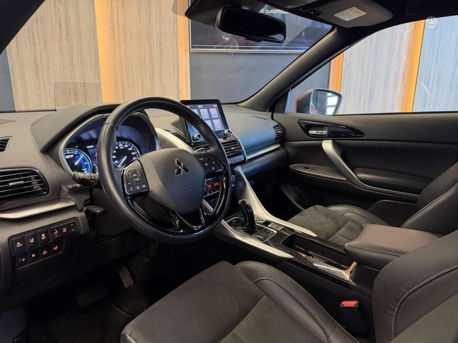 Sarkans Mitsubishi Eclipse Cross 2021 Kauņa, ar dzinēja tilpumu 2.36 L un nobraukumu 51 tūkst. km par 19990 €, foto 13 vietnē AUTOMOTO.COM.LV