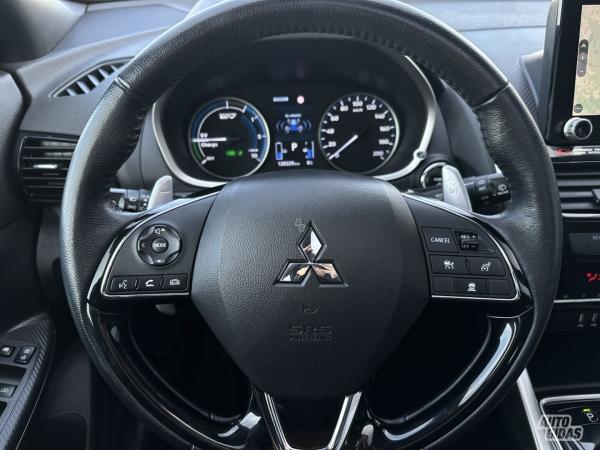 Red Mitsubishi Eclipse Cross 2022 in Avizieniai, with an engine capacity of 2.40 L and mileage of 128 thousand km for 20750 €, photo 6 on AUTOMOTO.COM.LV