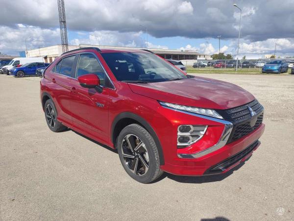 Red Mitsubishi Eclipse Cross 2024 in Siauliai, with an engine capacity of 2.36 L and mileage of 36 thousand km for 18900 €, photo 3 on AUTOMOTO.COM.LV