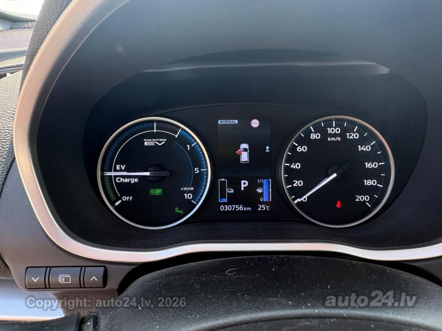 Sarkans Mitsubishi Eclipse Cross 2021 Tallina, ar dzinēja tilpumu 2.40 L un nobraukumu 31 tūkst. km par 22000 €, foto 9 vietnē AUTOMOTO.COM.LV