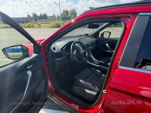Sarkans Mitsubishi Eclipse Cross 2021 Tallina, ar dzinēja tilpumu 2.40 L un nobraukumu 31 tūkst. km par 22000 €, foto 10 vietnē AUTOMOTO.COM.LV