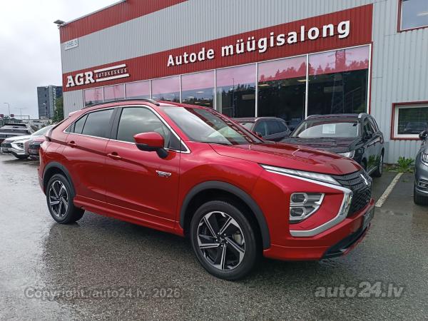 Sarkans Mitsubishi Eclipse Cross 2023 Tallina, ar dzinēja tilpumu 2.40 L un nobraukumu 26 tūkst. km par 28890 €, foto 1 vietnē AUTOMOTO.COM.LV