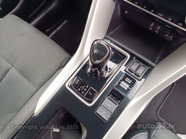 Sarkans Mitsubishi Eclipse Cross 2023 Tallina, ar dzinēja tilpumu 2.40 L un nobraukumu 26 tūkst. km par 28890 €, foto 7 vietnē AUTOMOTO.COM.LV