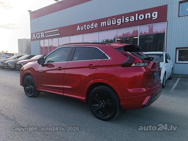 Mitsubishi Eclipse Cross 2022 Tallina, ar dzinēja tilpumu 2.40 L un nobraukumu 56 tūkst. km par 26900 €, foto 2 vietnē AUTOMOTO.COM.LV