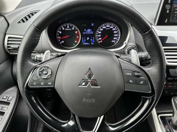 Balts Mitsubishi Eclipse Cross 2018 Viļņa, ar dzinēja tilpumu 1.50 L un nobraukumu 154 tūkst. km par 14750 €, foto 6 vietnē AUTOMOTO.COM.LV