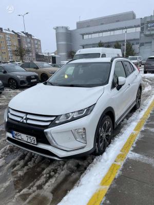 Белый Мицубиси Эклипс Кросс 2018 в Вильнюс, объемом двигателя 1.50 л и пробегом 135 тыс. км за 15200 €, фото 3 на AUTOMOTO.COM.LV