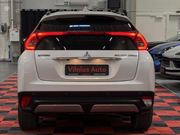 Balts Mitsubishi Eclipse Cross 2018 Viļņa, ar dzinēja tilpumu 1.50 L un nobraukumu 136 tūkst. km par 16499 €, foto 5 vietnē AUTOMOTO.COM.LV