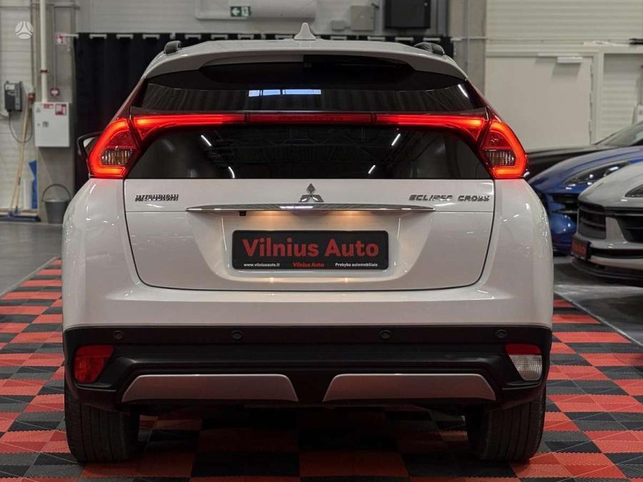 Balts Mitsubishi Eclipse Cross 2018 Viļņa, ar dzinēja tilpumu 1.50 L un nobraukumu 136 tūkst. km par 16499 €, foto 6 vietnē AUTOMOTO.COM.LV