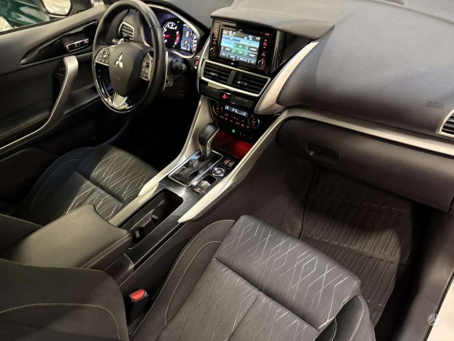 Balts Mitsubishi Eclipse Cross 2018 Viļņa, ar dzinēja tilpumu 1.50 L un nobraukumu 136 tūkst. km par 16499 €, foto 17 vietnē AUTOMOTO.COM.LV