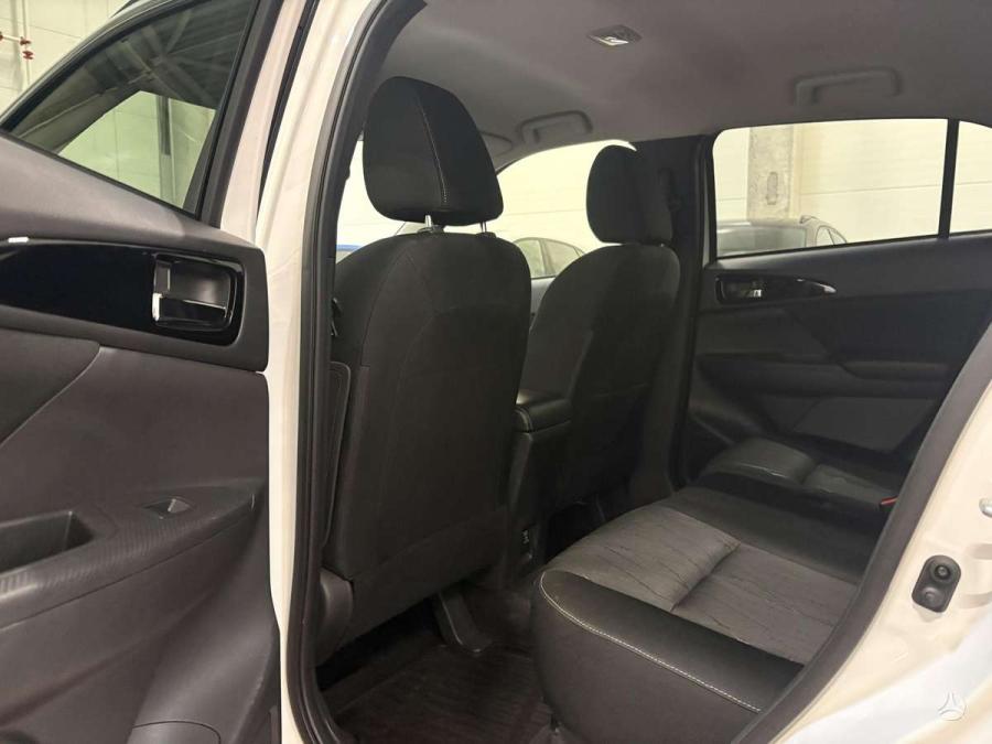 Balts Mitsubishi Eclipse Cross 2018 Viļņa, ar dzinēja tilpumu 1.50 L un nobraukumu 136 tūkst. km par 16499 €, foto 29 vietnē AUTOMOTO.COM.LV