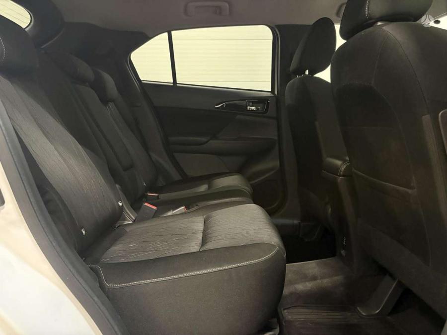 Balts Mitsubishi Eclipse Cross 2018 Viļņa, ar dzinēja tilpumu 1.50 L un nobraukumu 136 tūkst. km par 16499 €, foto 30 vietnē AUTOMOTO.COM.LV