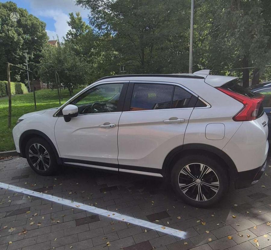 White Mitsubishi Eclipse Cross 2018 in Klaipeda, with an engine capacity of 1.50 L and mileage of 36 thousand km for 17100 €, photo 1 on AUTOMOTO.COM.LV