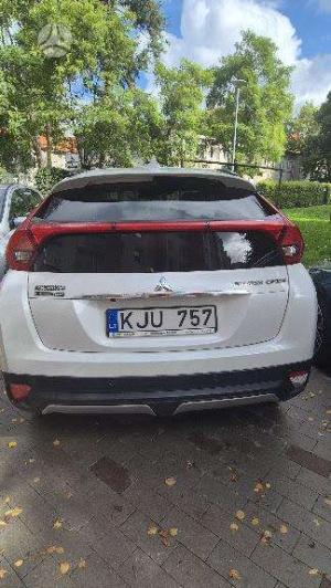 White Mitsubishi Eclipse Cross 2018 in Klaipeda, with an engine capacity of 1.50 L and mileage of 36 thousand km for 17100 €, photo 3 on AUTOMOTO.COM.LV
