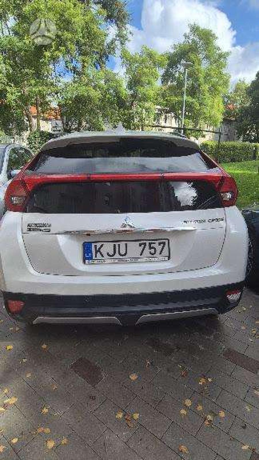 White Mitsubishi Eclipse Cross 2018 in Klaipeda, with an engine capacity of 1.50 L and mileage of 36 thousand km for 17100 €, photo 3 on AUTOMOTO.COM.LV