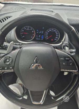 White Mitsubishi Eclipse Cross 2018 in Klaipeda, with an engine capacity of 1.50 L and mileage of 36 thousand km for 17100 €, photo 5 on AUTOMOTO.COM.LV