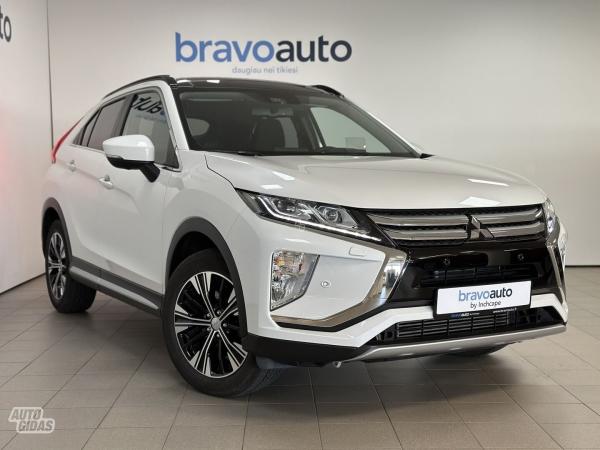 White Mitsubishi Eclipse Cross 2020 in Vilnius, with an engine capacity of 1.50 L and mileage of 28 thousand km for 18500 €, photo 3 on AUTOMOTO.COM.LV
