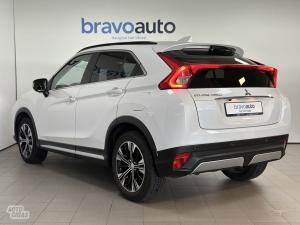 White Mitsubishi Eclipse Cross 2020 in Vilnius, with an engine capacity of 1.50 L and mileage of 28 thousand km for 18500 €, photo 5 on AUTOMOTO.COM.LV