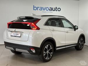 White Mitsubishi Eclipse Cross 2020 in Vilnius, with an engine capacity of 1.50 L and mileage of 28 thousand km for 18500 €, photo 7 on AUTOMOTO.COM.LV