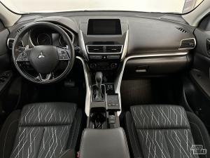 White Mitsubishi Eclipse Cross 2020 in Vilnius, with an engine capacity of 1.50 L and mileage of 28 thousand km for 18500 €, photo 17 on AUTOMOTO.COM.LV