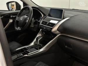 White Mitsubishi Eclipse Cross 2020 in Vilnius, with an engine capacity of 1.50 L and mileage of 28 thousand km for 18500 €, photo 20 on AUTOMOTO.COM.LV