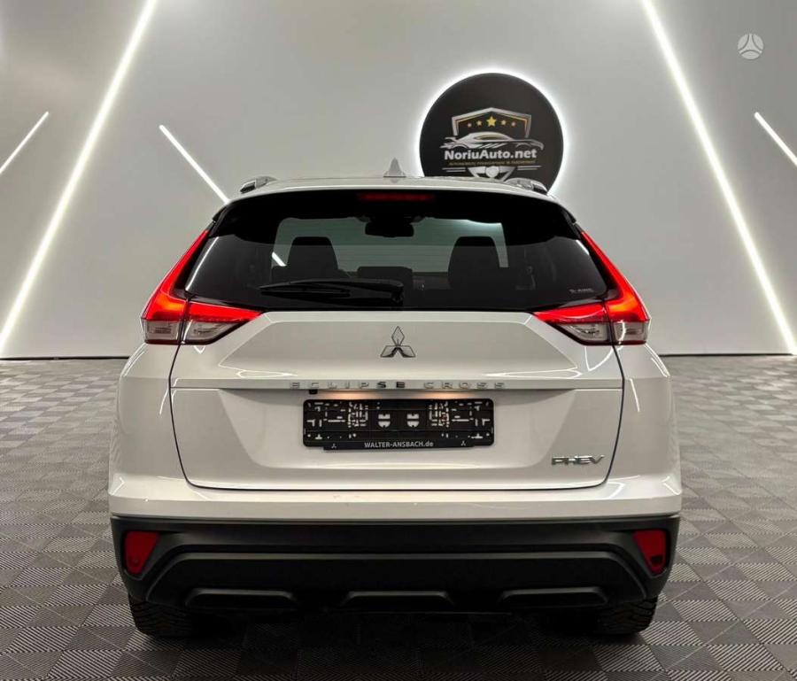 Balts Mitsubishi Eclipse Cross 2021 Marijampole, ar dzinēja tilpumu 2.36 L un nobraukumu 121 tūkst. km par 14999 €, foto 28 vietnē AUTOMOTO.COM.LV