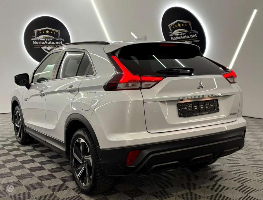 Balts Mitsubishi Eclipse Cross 2021 Marijampole, ar dzinēja tilpumu 2.36 L un nobraukumu 121 tūkst. km par 14999 €, foto 30 vietnē AUTOMOTO.COM.LV