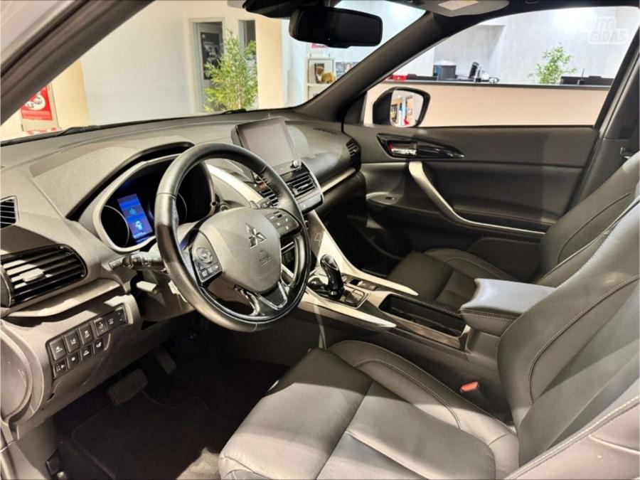 White Mitsubishi Eclipse Cross 2021 in Kaunas, with an engine capacity of 2.40 L and mileage of 44 thousand km for 26417 €, photo 14 on AUTOMOTO.COM.LV