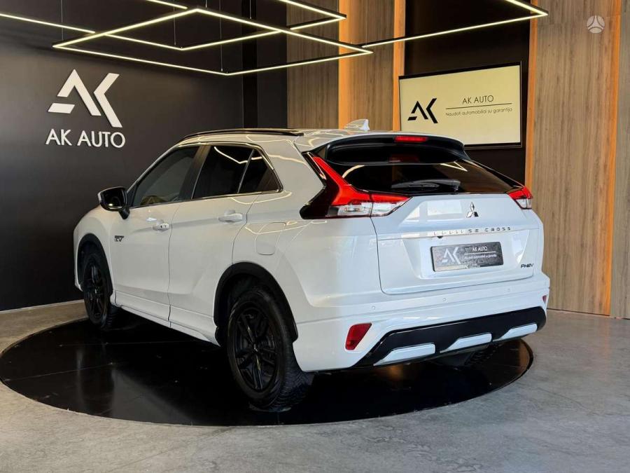 White Mitsubishi Eclipse Cross 2021 in Kaunas, with an engine capacity of 2.36 L and mileage of 68 thousand km for 21990 €, photo 7 on AUTOMOTO.COM.LV