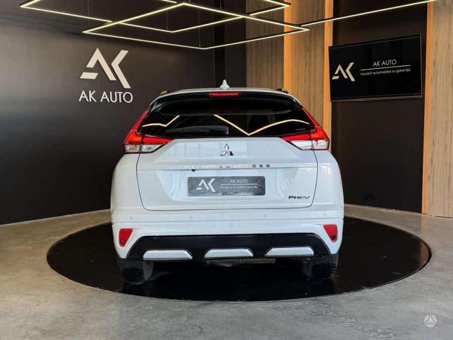 White Mitsubishi Eclipse Cross 2021 in Kaunas, with an engine capacity of 2.36 L and mileage of 68 thousand km for 21990 €, photo 9 on AUTOMOTO.COM.LV