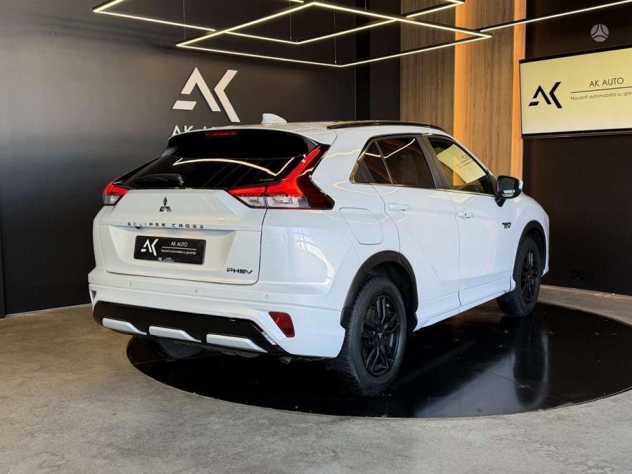 White Mitsubishi Eclipse Cross 2021 in Kaunas, with an engine capacity of 2.36 L and mileage of 68 thousand km for 21990 €, photo 11 on AUTOMOTO.COM.LV