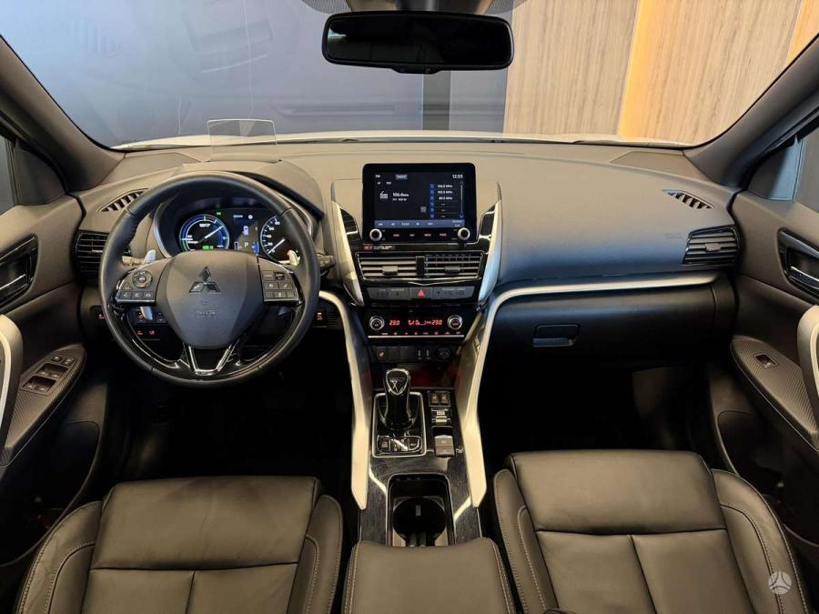 White Mitsubishi Eclipse Cross 2021 in Kaunas, with an engine capacity of 2.36 L and mileage of 68 thousand km for 21990 €, photo 15 on AUTOMOTO.COM.LV